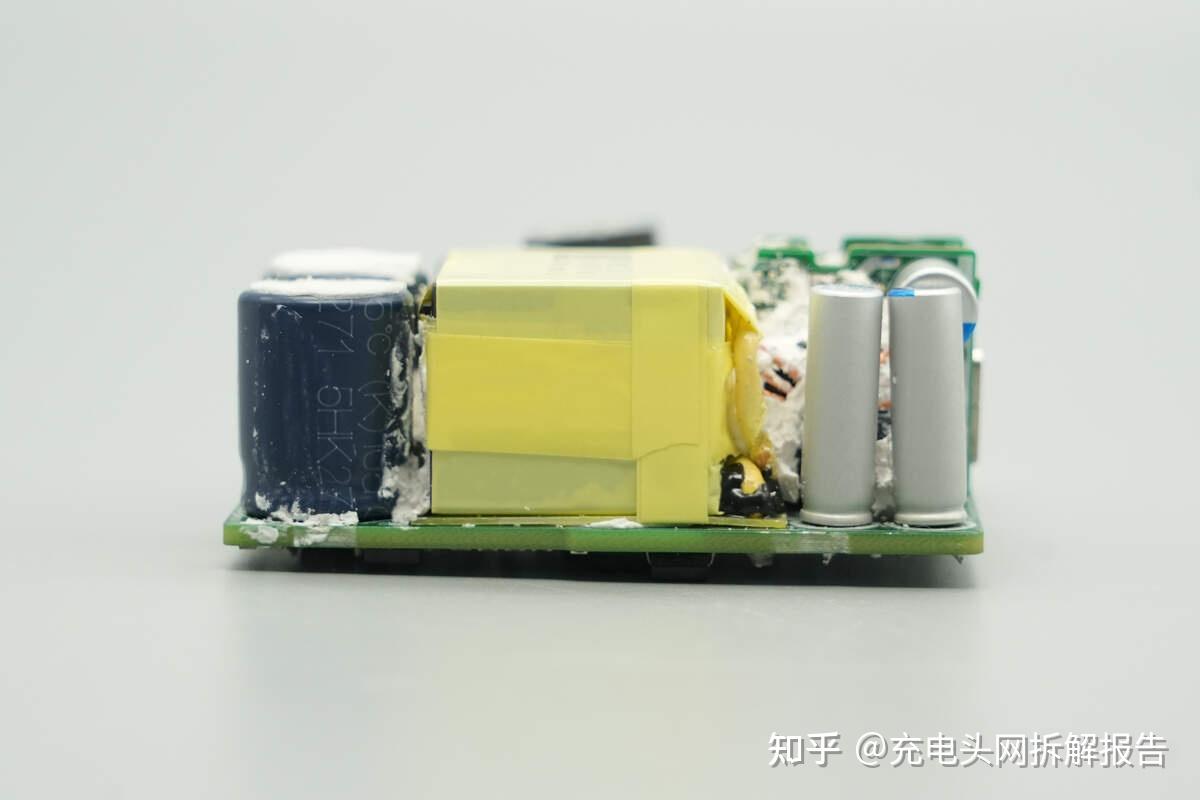 30分钟可将vivo X300充至56%，vivo新款120W多口氮化镓充电器拆解 - 知乎