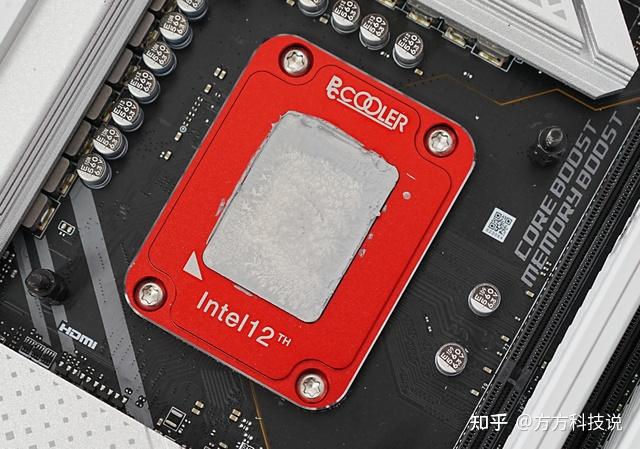 12代处理器的“必需品”？实测CPU防弯扣具，结局很喜感