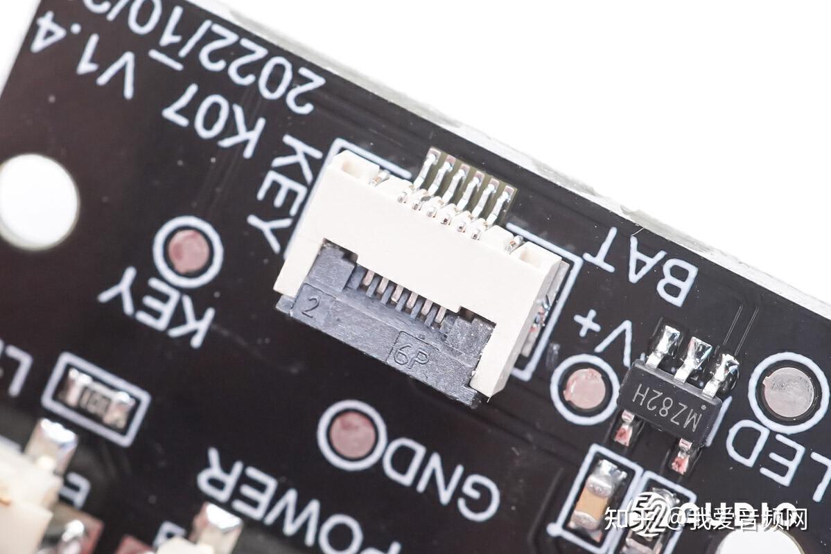 BYZ KO7透明机甲蓝牙音箱拆解，独特透明外壳设计，音乐律动灯效 - 知乎