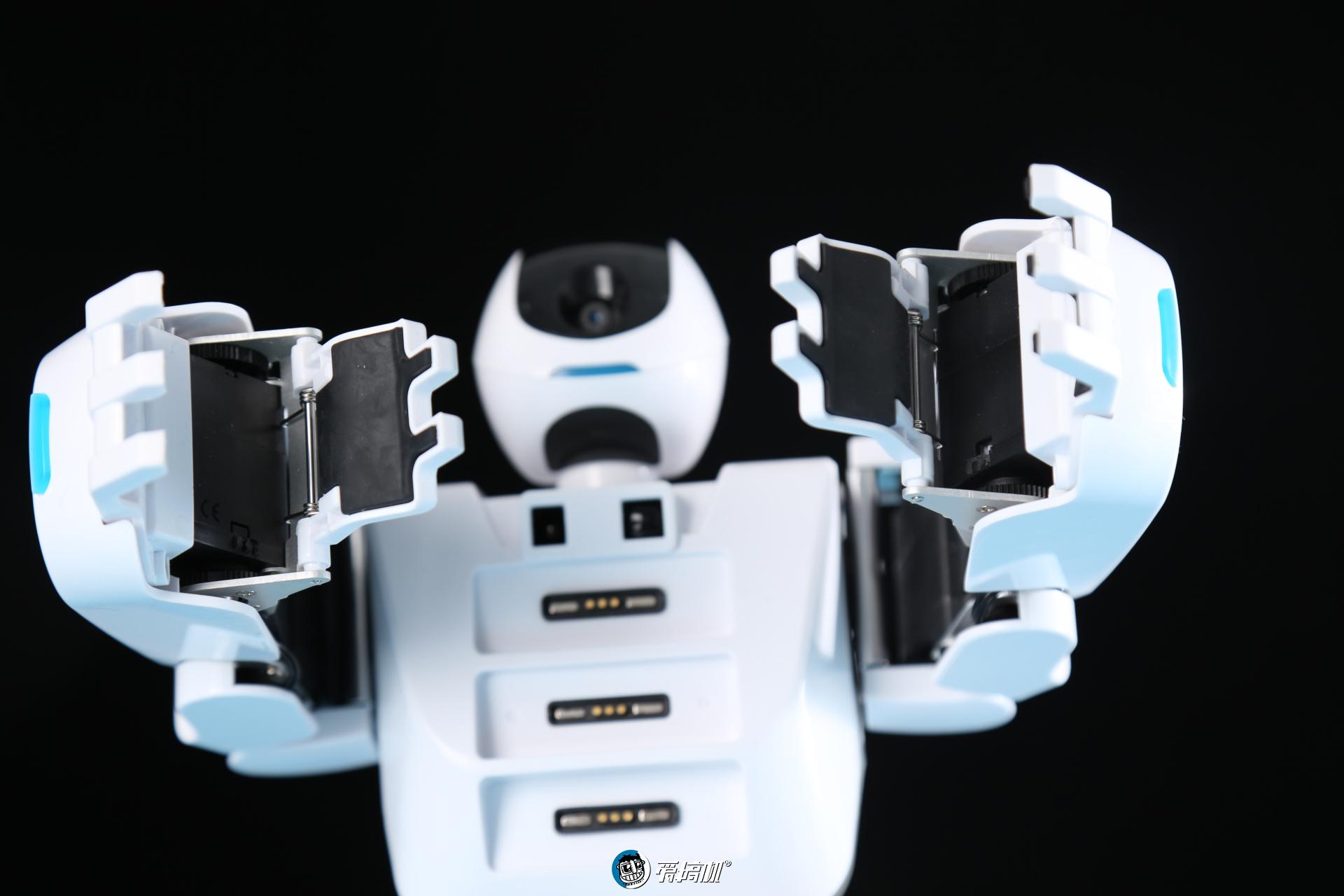 Aelos Pro 机器人：让编程变得更有趣！ - 知乎