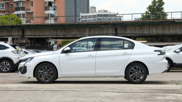 新标致408：1.6T动力没变，为何养车比老款省了4百/年？ - 知乎