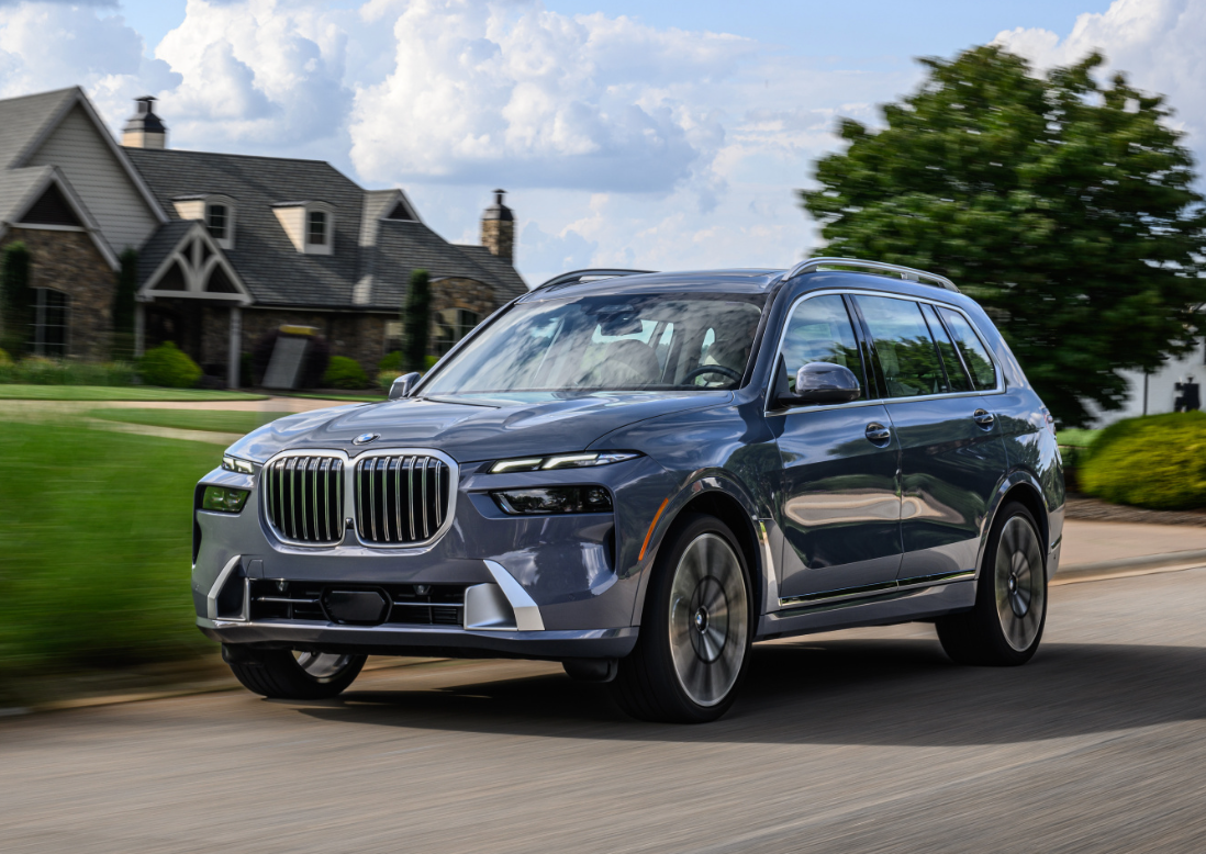 新款宝马X7国内路试谍照曝光！前脸更加犀利，尺寸再次加大 - 知乎