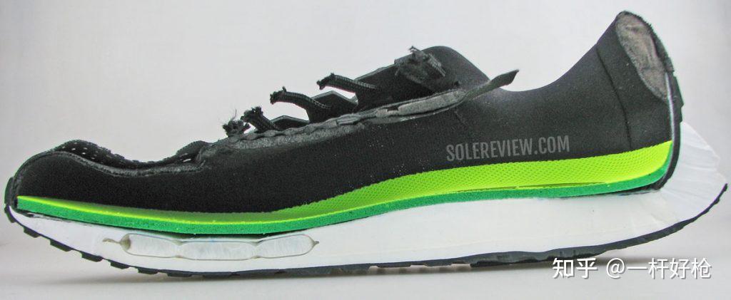 拆解耐克Nike Vomero 15了解Zoom Air气垫和ZoomX泡棉的结构