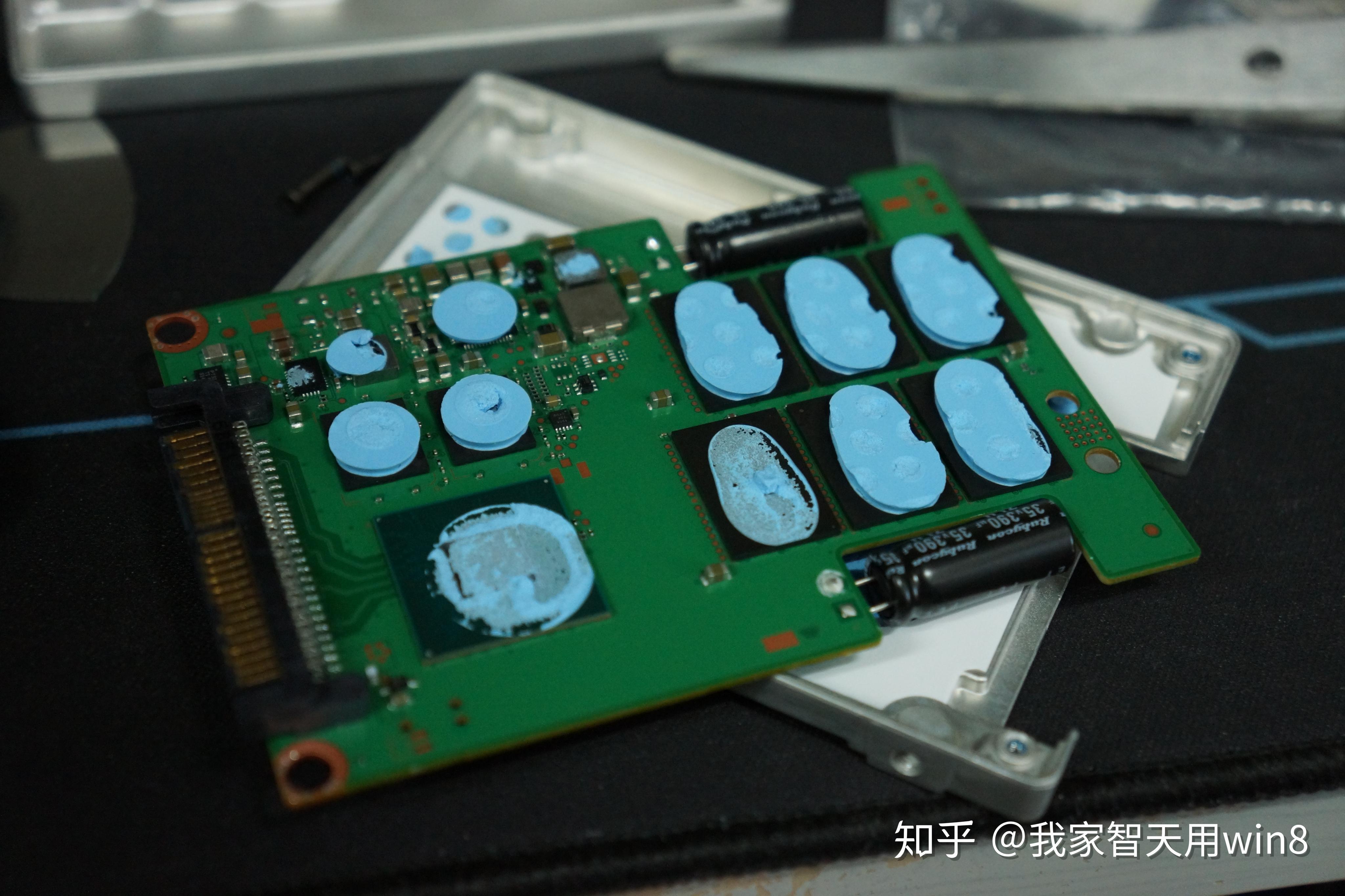 INTEL SSD DC P4500 1T U.2版拆解 - 知乎