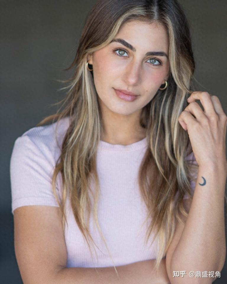 亚历克萨·格蕾丝(Alexa Grace)，业内最著名的双馨女演员之一 - 知乎