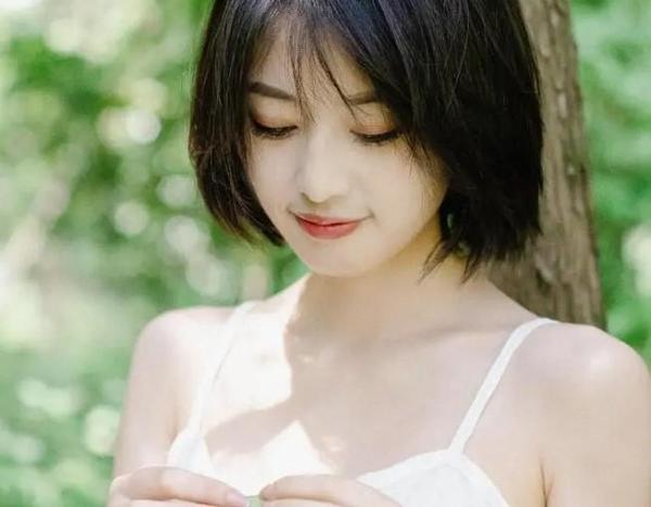 平时遥不可及的完美女神,却在无人区的帐篷里,向我展示了她的傲人身姿 知乎
