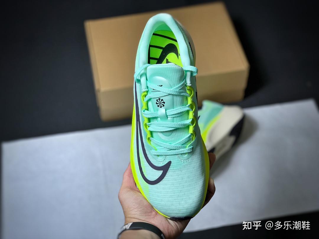 Nike耐克ZOOMFLY5男子透气缓震马拉松专业竞速跑步鞋-多乐潮鞋 - 知乎