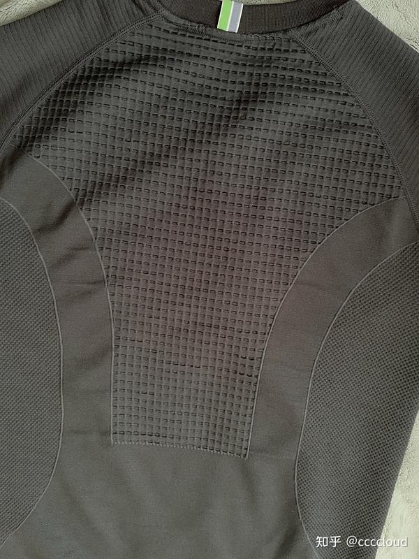 三层穿衣法实践：OUTOPIA FreeRide羊毛压缩衣测评 - 知乎