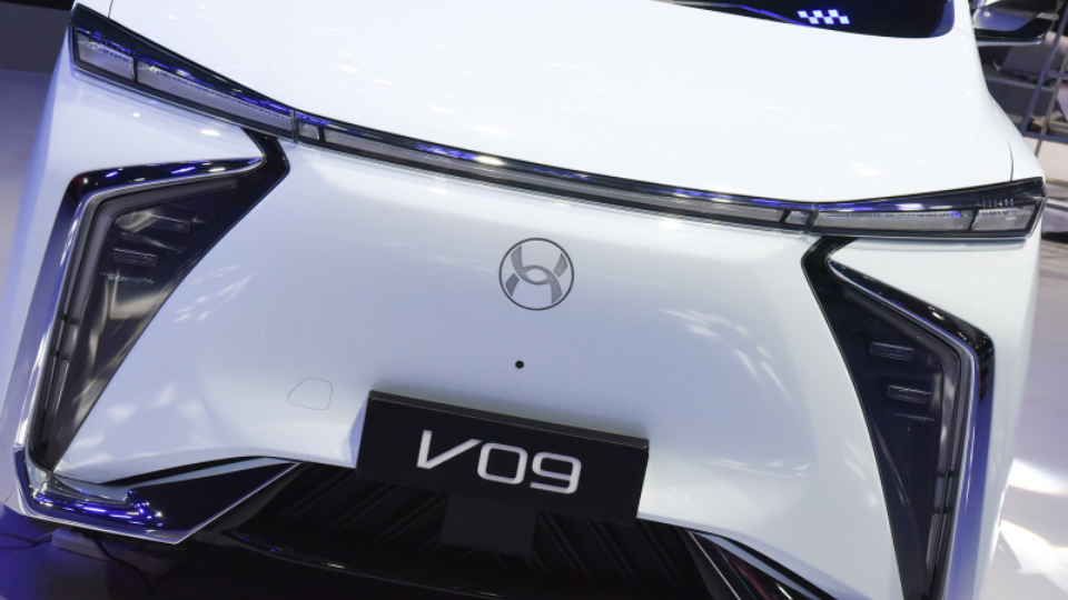 MPV用上高压平台，5分钟补能2百公里，合创V09卖30万能火？ - 知乎