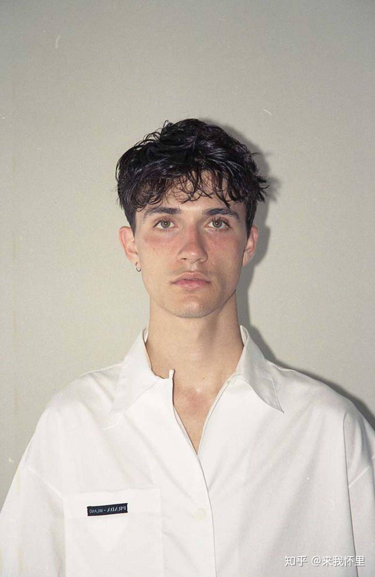 如何看待特洛伊希文和jacob的爱情？ - 知乎