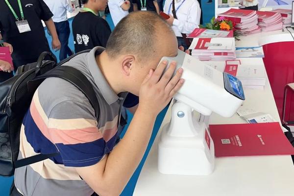 鹰瞳Airdoc多款创新产品亮相2023全国眼科学术大会，专家齐聚共襄“AI+视觉训练”学术盛宴 - 知乎