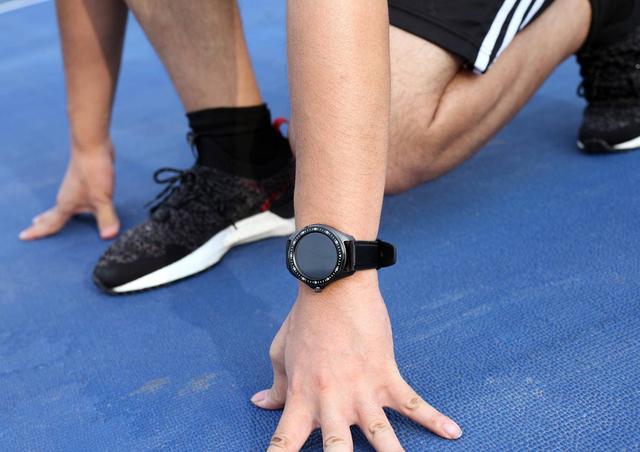 血压血氧全检测，aigo国民好物FW02智能手表测评 - 知乎