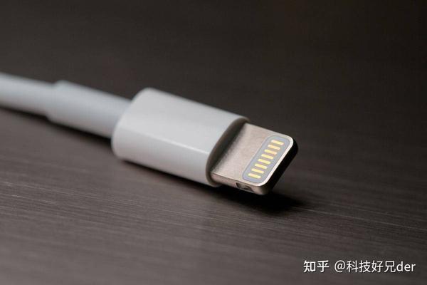iPhone 15 的 Type-C 接口，究竟比苹果 Lighting 先进在哪里？ - 知乎