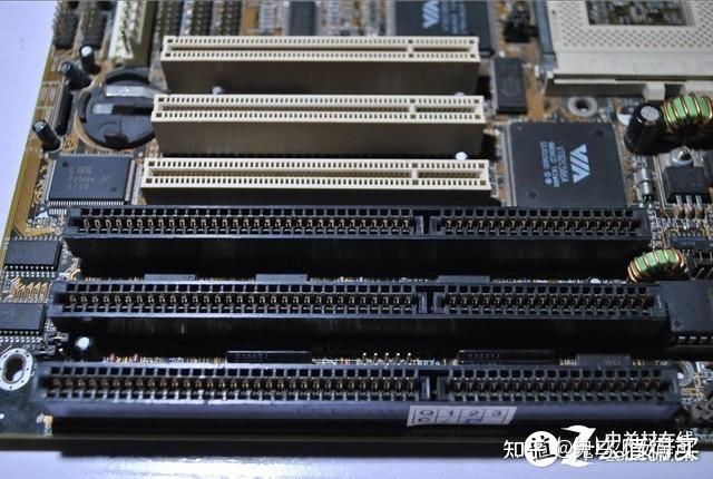 授人以渔 篇一：硬件科普：PCIe到底是总线还是协议？关于PCIe的一些科普 - 知乎