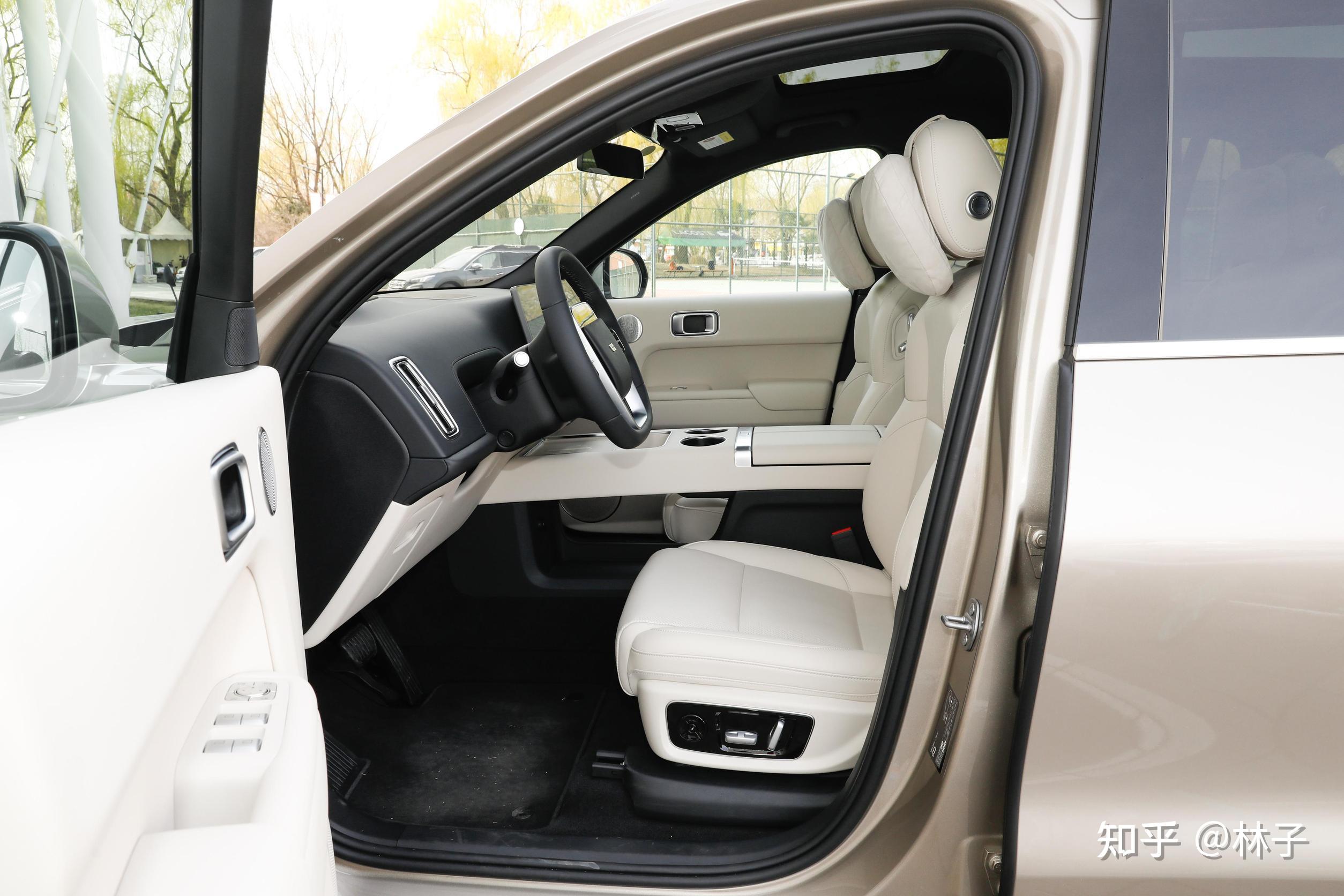 有哪些车能同时拥有高坐姿、座椅舒适、对腰友好、头部空间大等优点？ - 知乎