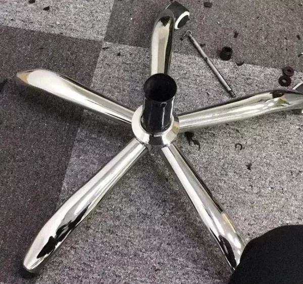 可怕！这种椅子突然爆炸，这些安全细节不能错过 - 知乎