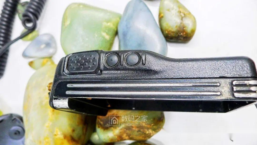 拆解威泰克斯VX-800U对讲机 - 知乎