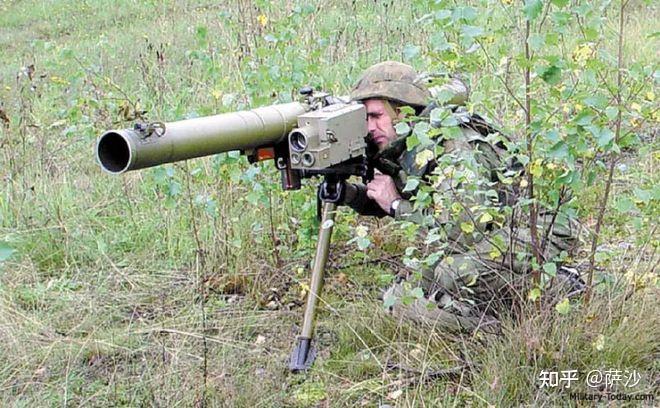 解放军步兵手中的火箭大炮：用了20多年的PF98式120毫米火箭筒 - 知乎