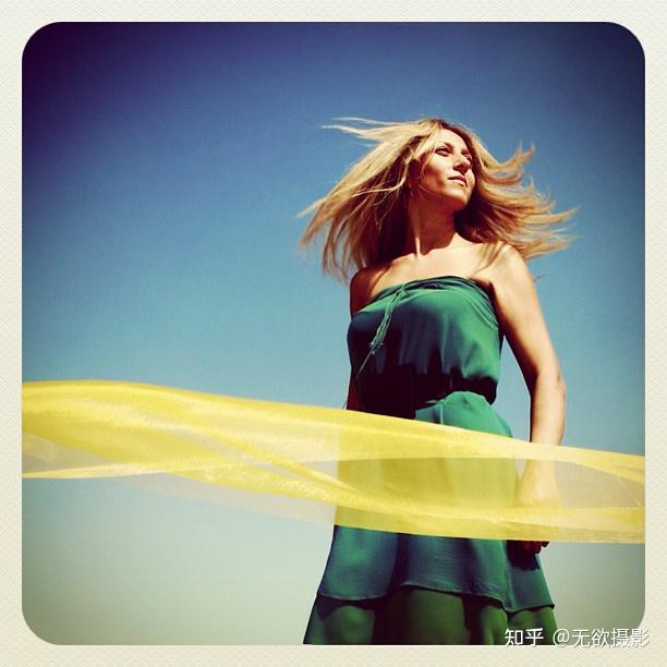 摄影师Simone Bramante来自意大利，自称是一位讲故事的人。他的照片充满了故事感和代入感，常常让人误以为是电影镜头中的一帧。 - 知乎