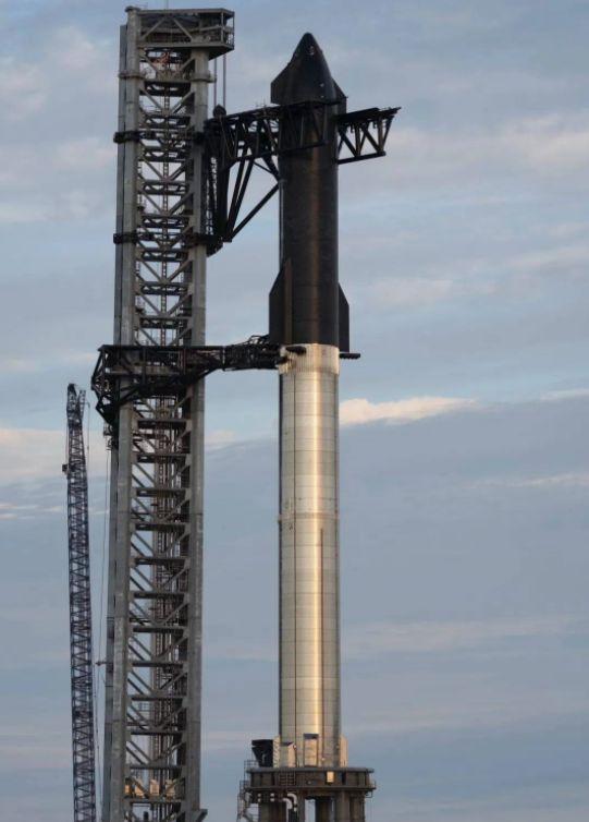 比星舰更大！推力首超6000吨，一级引擎又增4台，长征九号又变了 - 知乎