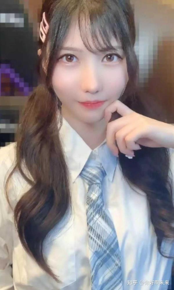 清纯美女蓝芽水月，人气飞升，粉丝已突破10万 知乎 
