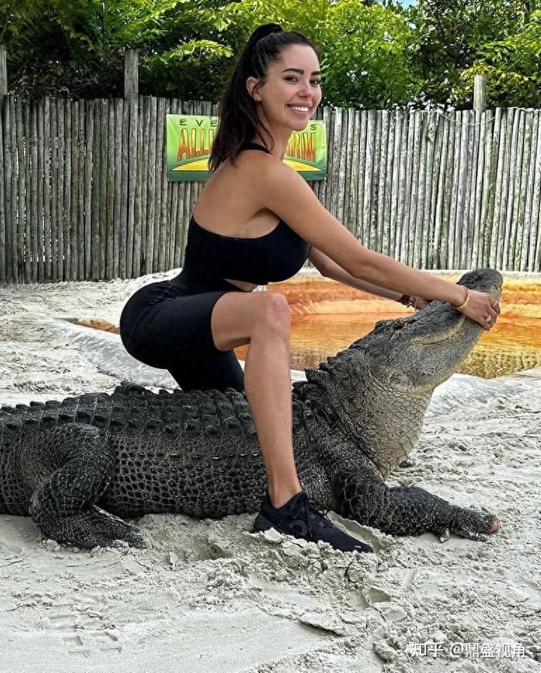 Marisol Yotta，INS上的超级人造美女，叹为观止的好身材 - 知乎