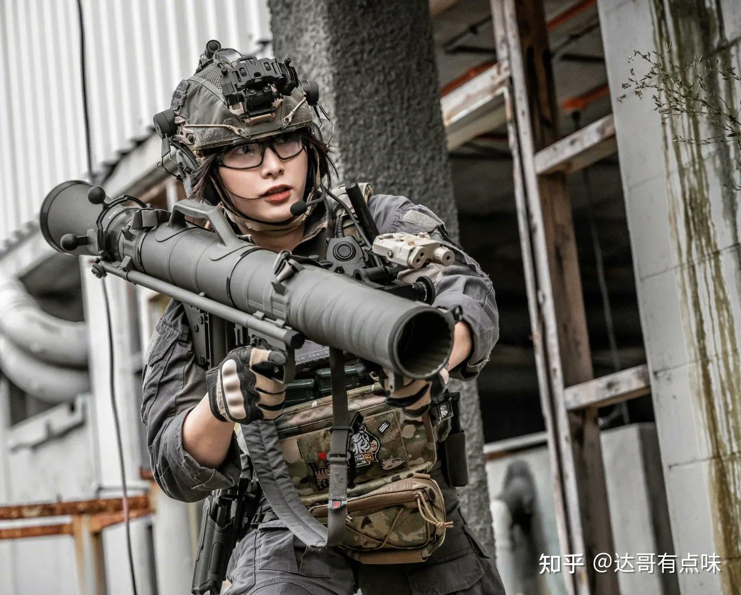 无后坐力炮是怎么做到无后坐力的，与火箭筒又有什么区别？ - 知乎