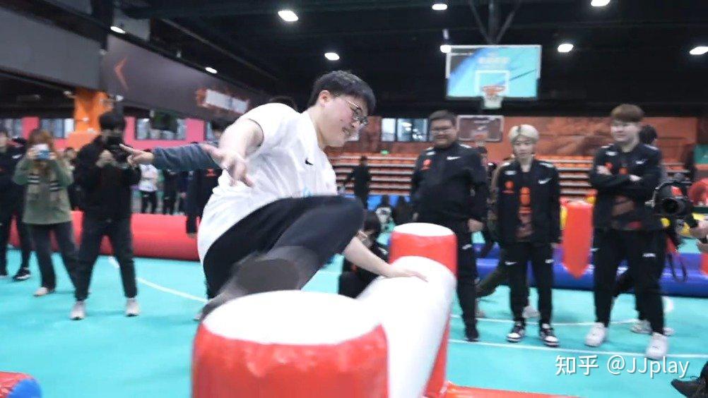 JJPLAY电竞报：真人版盲僧！ T1 Oner分享健身美照，大秀肌肉身材炸裂 - 知乎