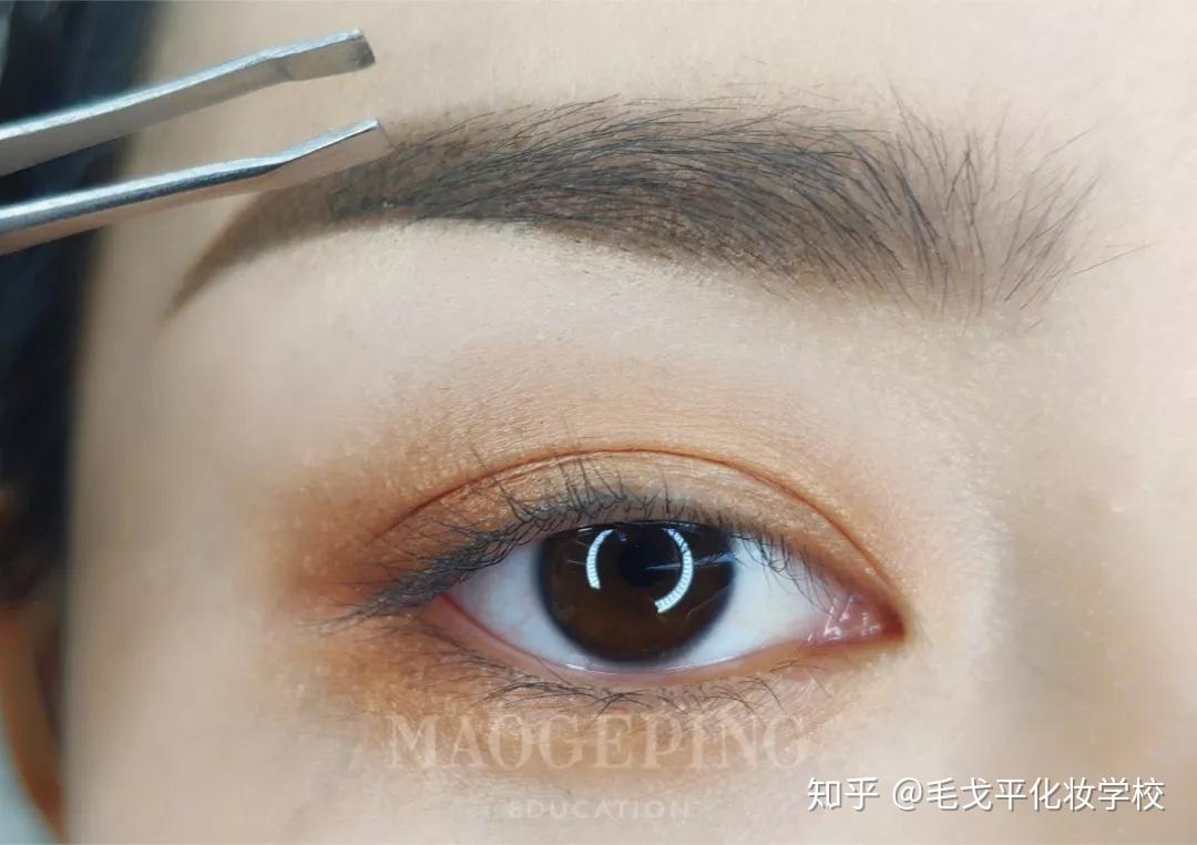这才是化妆的正确顺序!但你第一步就做错了 知乎