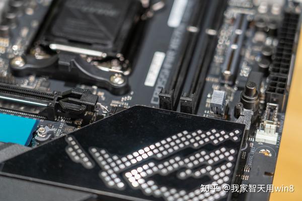【八测】嘿嘿嘿，是MATX ROG嘿嘿嘿。华硕ROG CROSSHAIR X670E GENE评测 - 知乎