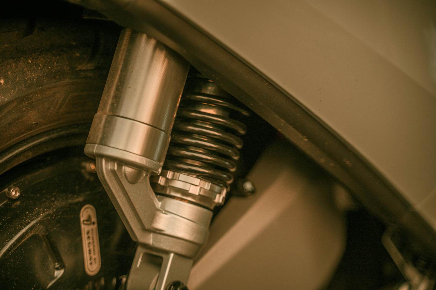 近2.1W的电动摩托车，体验如何？九号E200P MK2测评