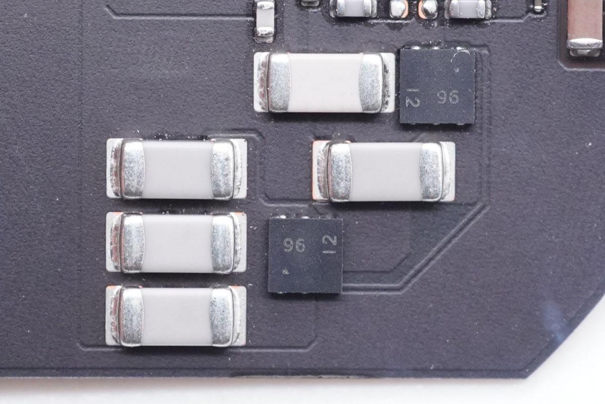 拆解报告：UGREEN绿联MFM认证15W磁吸无线充电器CD284 - 知乎