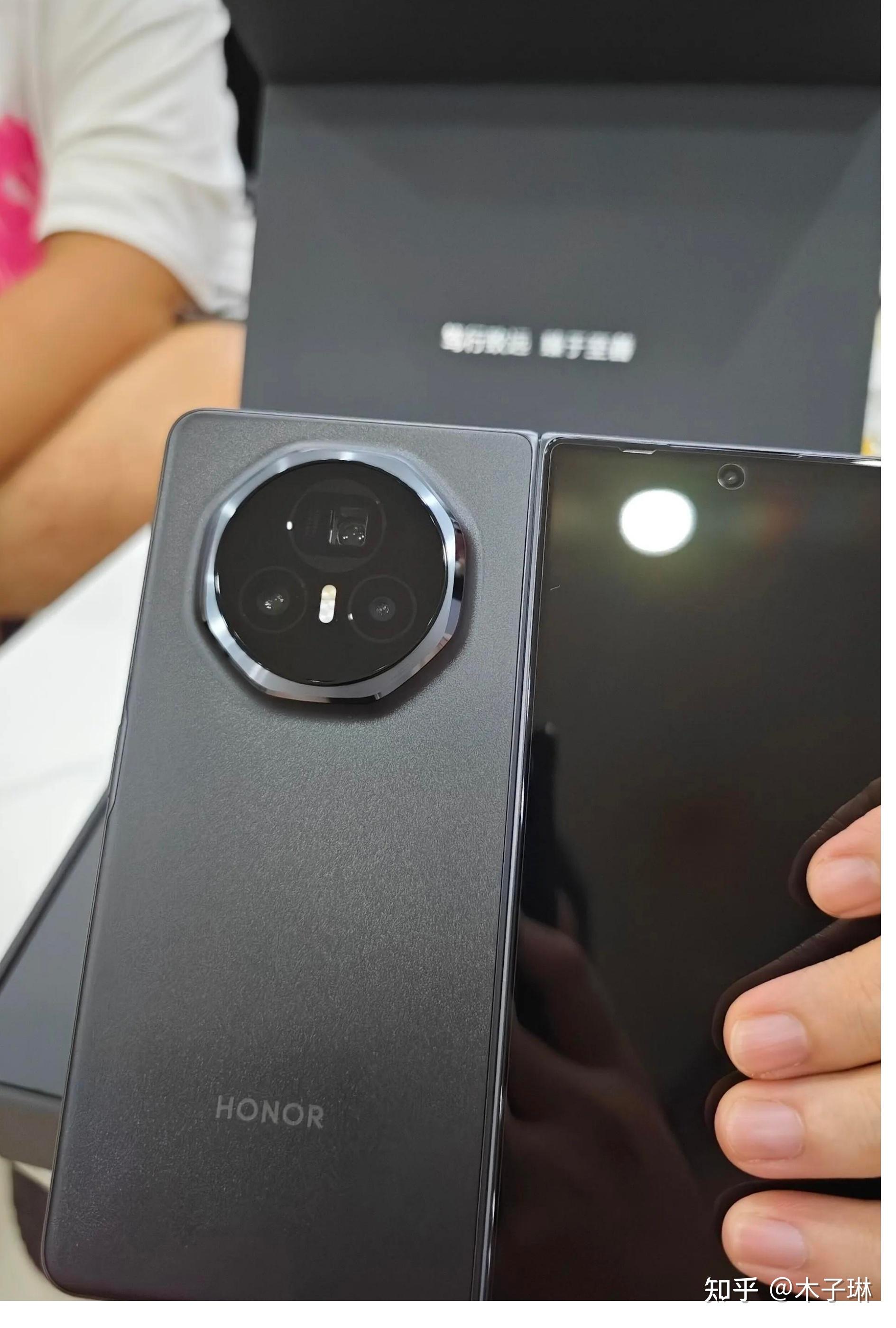 荣耀MagicV3到手初体验，总体感受不如vivoXFold3Pro有性价比 - 知乎