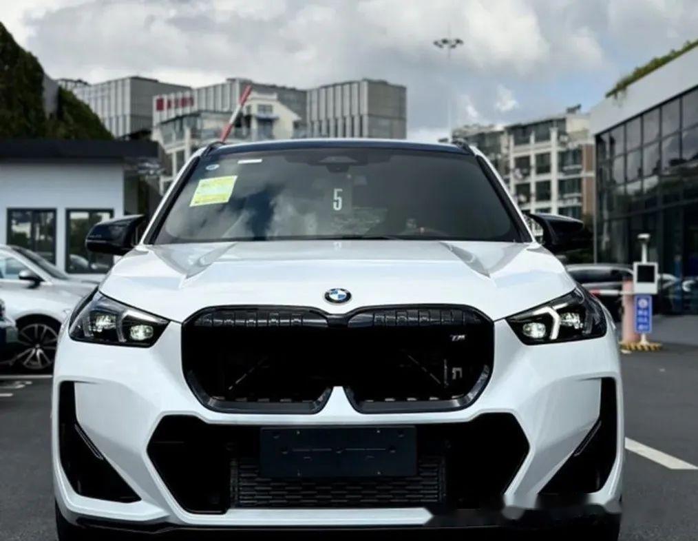 首款国产M Power驾到！宝马X1 M35Li到店，轴距超长，零百仅5S！ - 知乎