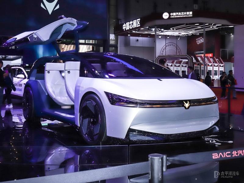 2025上海车展：极狐ARCFOX77°概念车亮相 将成未来的轿跑MPV？ - 知乎