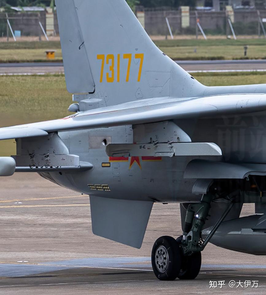 快乐又来了！歼轰-7A2携带中国版JASSM首次亮相，这款导弹为何令人如此振奋？ - 知乎