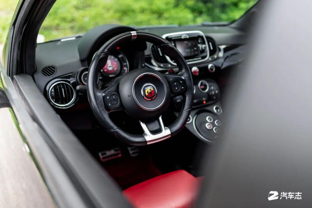 试驾国内绝对稀有的ABARTH 595，它马力不大却超刺激？ - 知乎