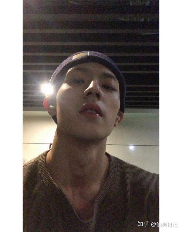 186cm肌肉帅哥拍戏拼了，私照曝光确实厉害！ - 知乎