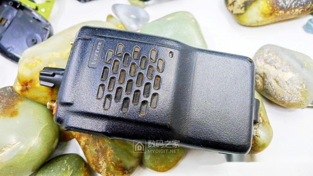 拆解威泰克斯VX-800U对讲机 - 知乎