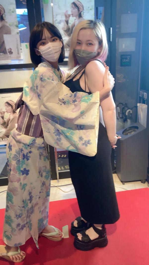 最强人造人”深田咏美老师，创下了拥抱次数最多的历史纪录 知乎
