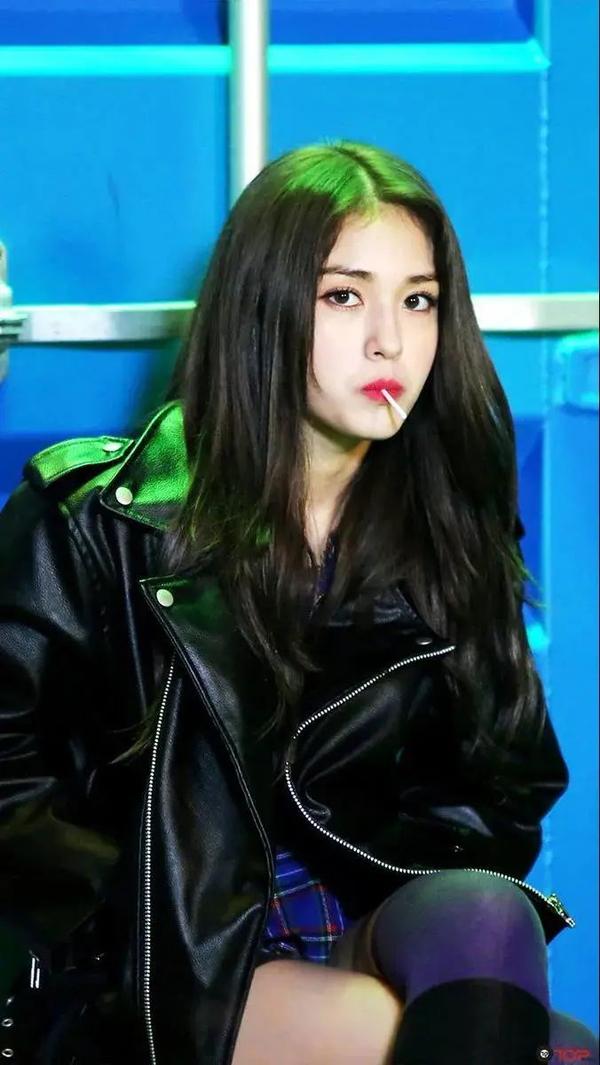 壁纸 | SOMI 全屏壁纸 - 知乎