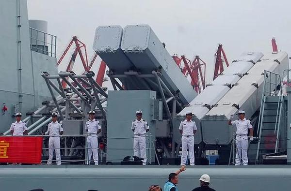 重拳出击！中国现代级驱逐舰大改后首次亮相，宝刀不老再战20年 - 知乎