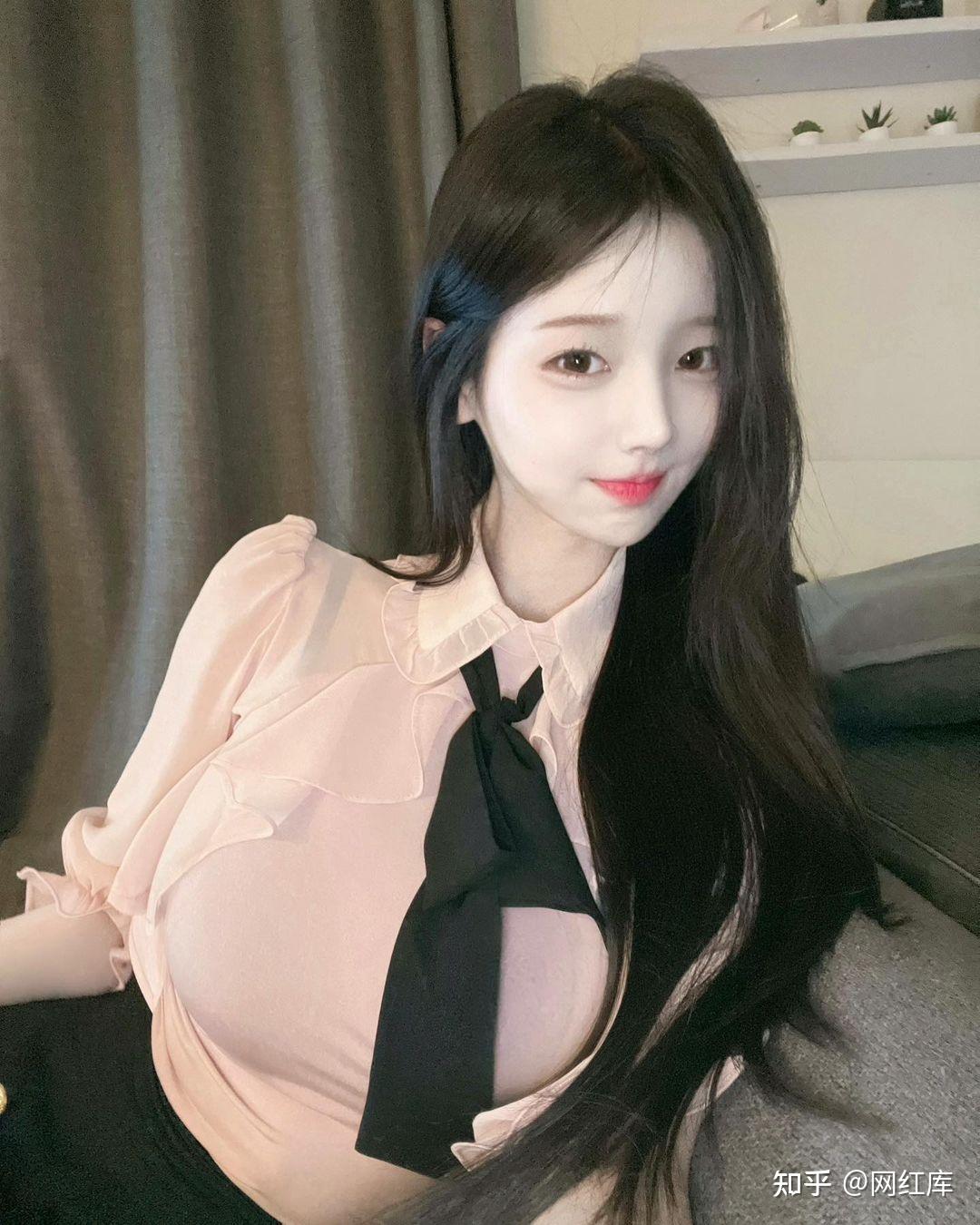 人瘦也能有这种身材？ 韩国服装店网红老板娘soon-ne白皙又有料 - 知乎