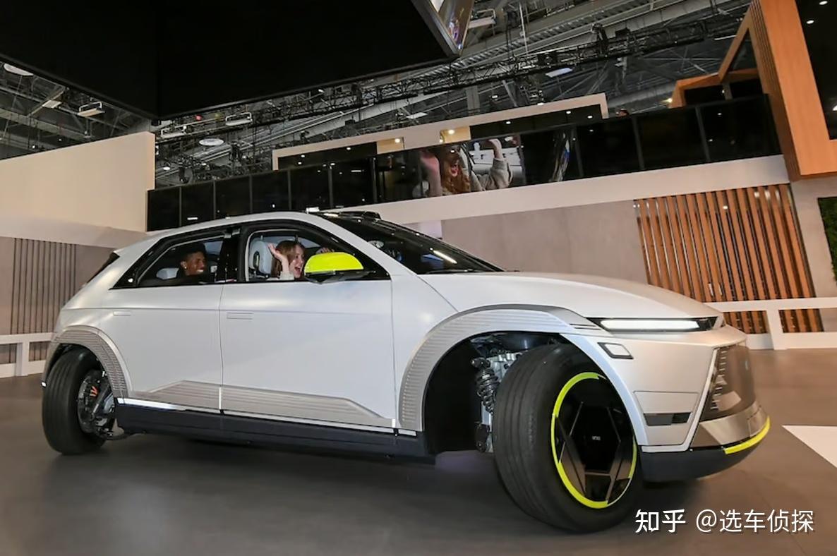 解读现代E‒Corner技术，四轮90度转向，实现原地掉头、整车平移 - 知乎