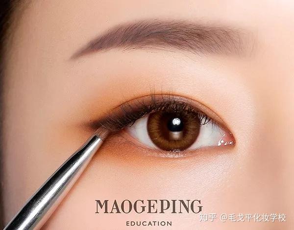 买了眼影不会画?教你八种常见眼影画法及色彩搭配! 知乎