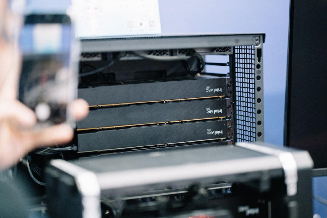 BW2025：铭瑄的192GB显存AI工作站见过没？ - 知乎