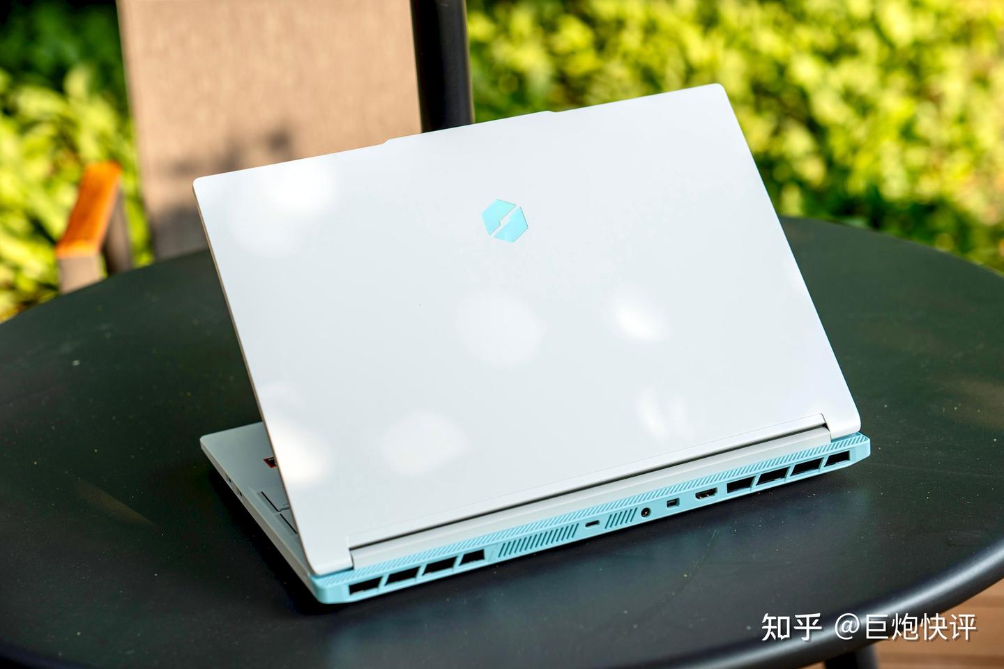 撞色设计性能暴强！蛟龙16Z Pro首发评测 - 知乎