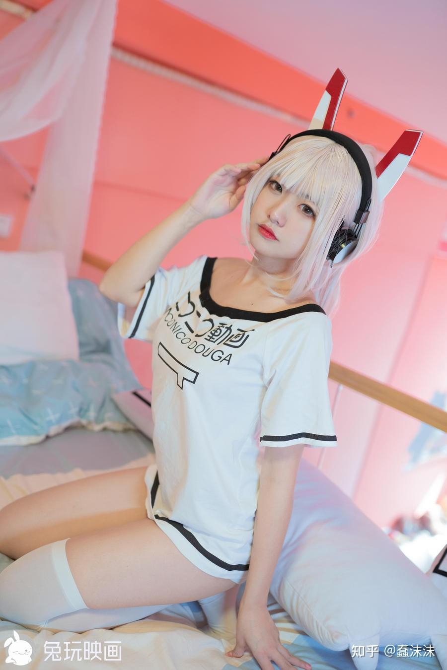 lovely呆玄写真合集cos图片:穿T恤的凌波 免费在线看图 - 知乎