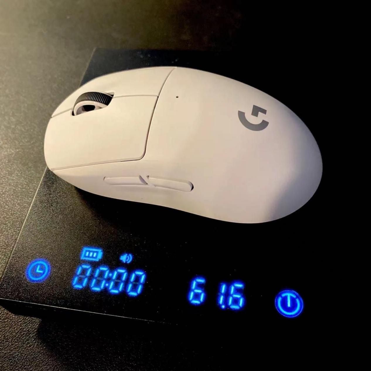 关于游戏鼠标罗技gpw一代与二代，哪一个更好?