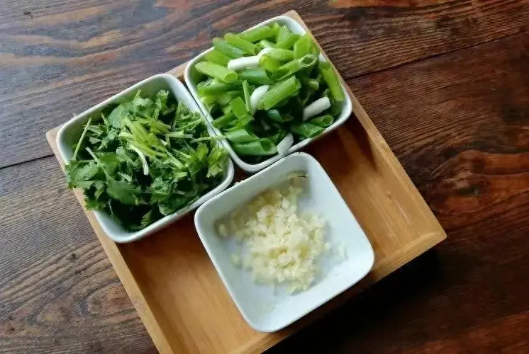 很多地区把香菜叫yansui，太土了！后来才知道是我错了！ - 知乎